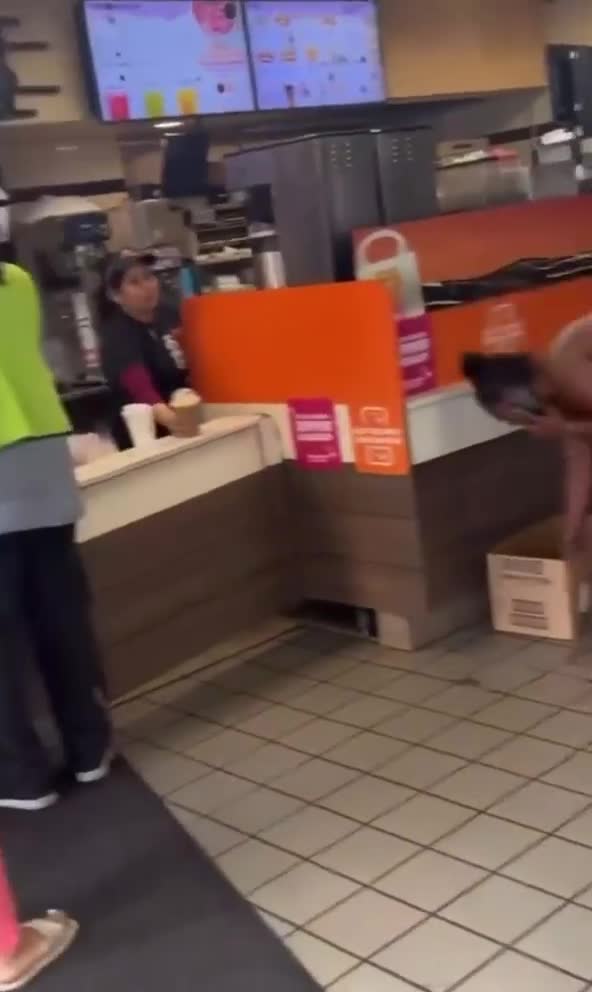 In Trenton NJ these 2 Grown Women were wilding out inside a Exxon ...